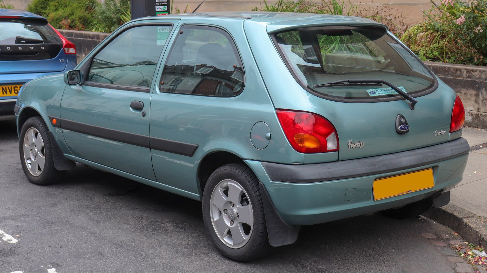 Ford Fiesta V (Mk5, 3 door) 1.8 D (60 Hp)